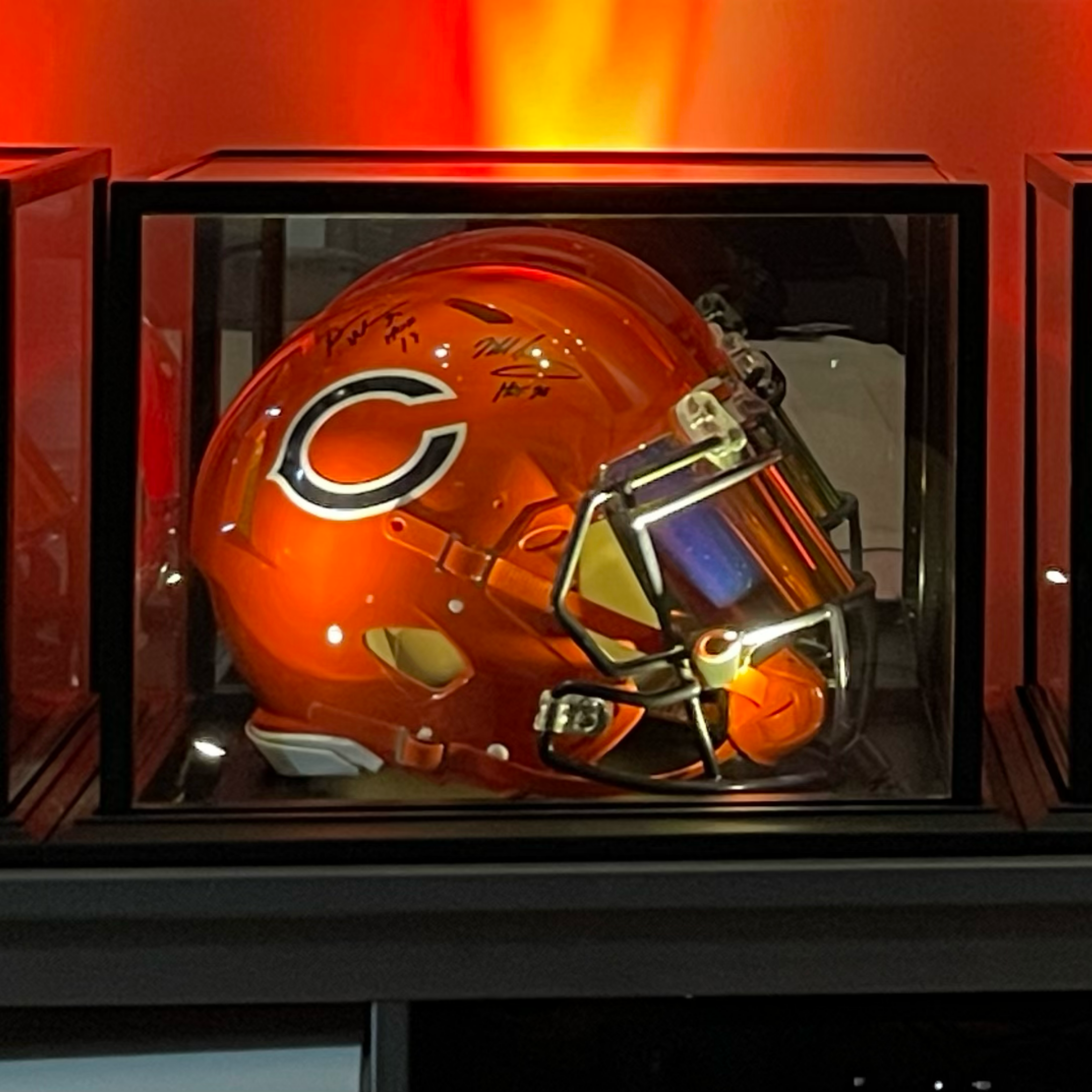 Helmet Display Case with LED Lights – Southside Signatures